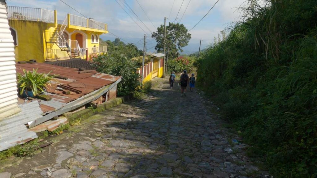 Poza Verde - Guía de la Playa Más Grande del Lago Ilopango